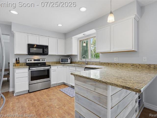 4851 Canyon Oaks Drive