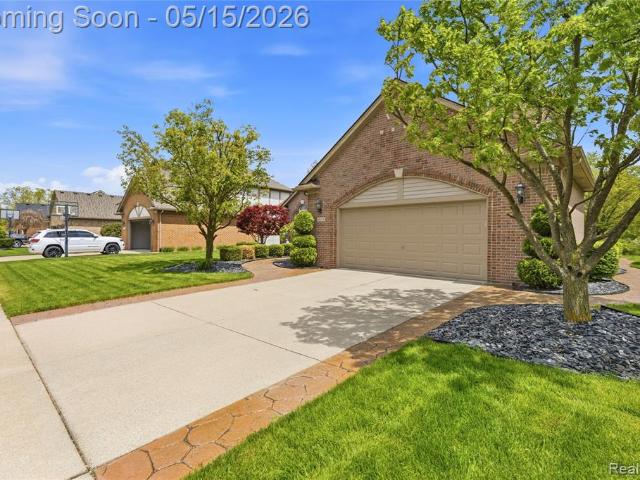 48528 Lafayette Drive
