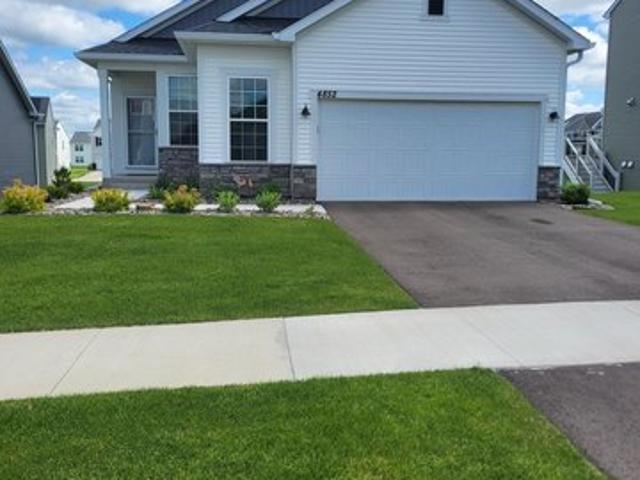 4852 Airlake Dr, Woodbury, MN 55129