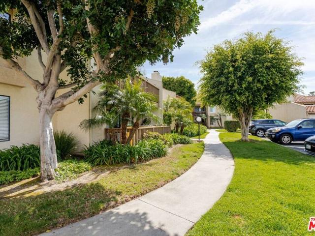 4852 Cabana Drive 202