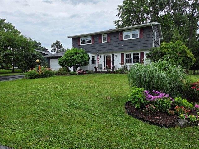 4853 Carey Dr, Manlius, NY 13104