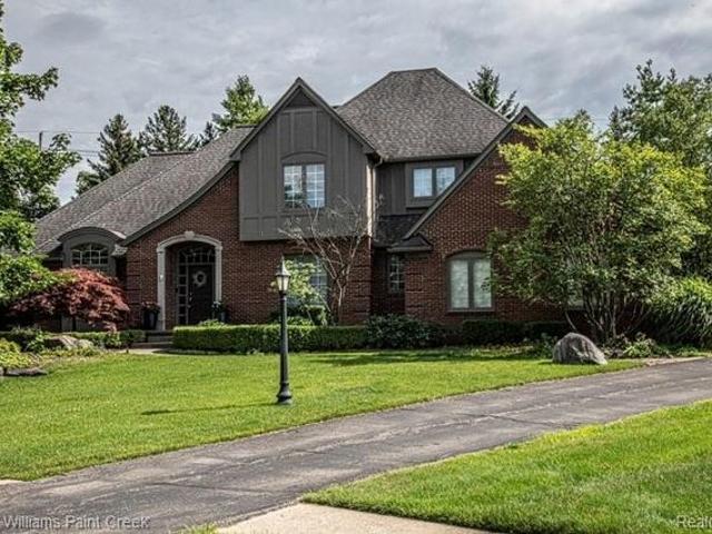 4853 Goodison Place Dr, Oakland Township, MI 48306