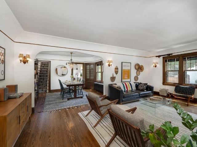 4853 Park Avenue