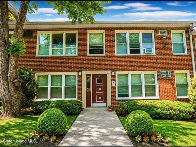 485 Armstrong Ave Apt F3, Staten Island, NY 10308