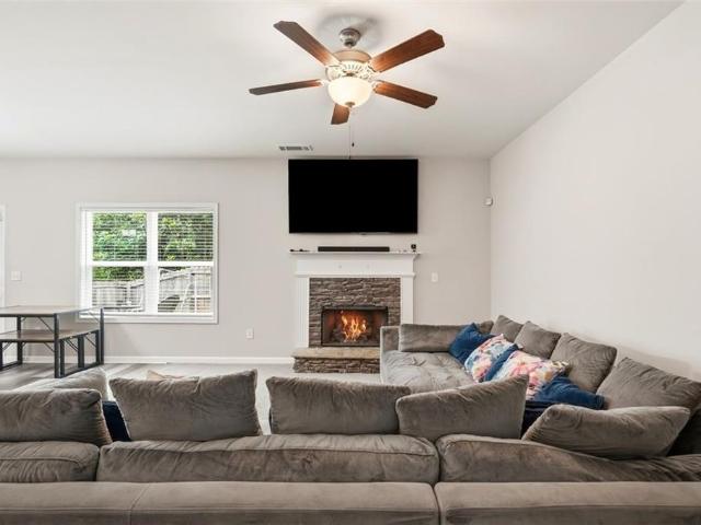 485 Arrowhead Drive