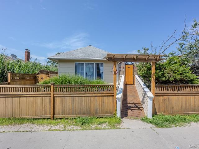 485 Bayberry Walk, Ocean Beach, NY 11770 | MLS #996463 | Compass