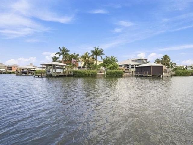 485 Flamingo Dr, Apollo Beach, FL 33572