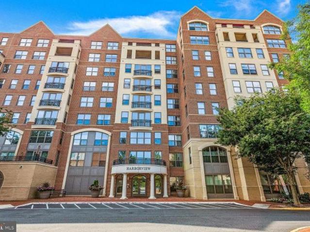 485 Harbor Side St #404, Woodbridge, VA 22191
