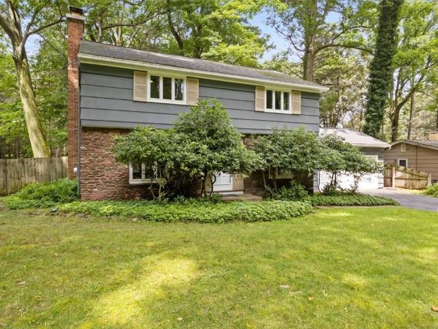 485 Oakridge Drive