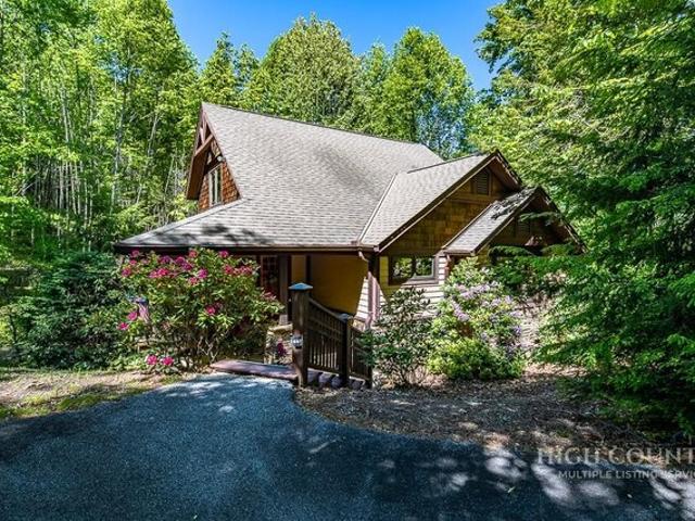 485 Woodlake Loop Rd, Elk Park, NC 28622