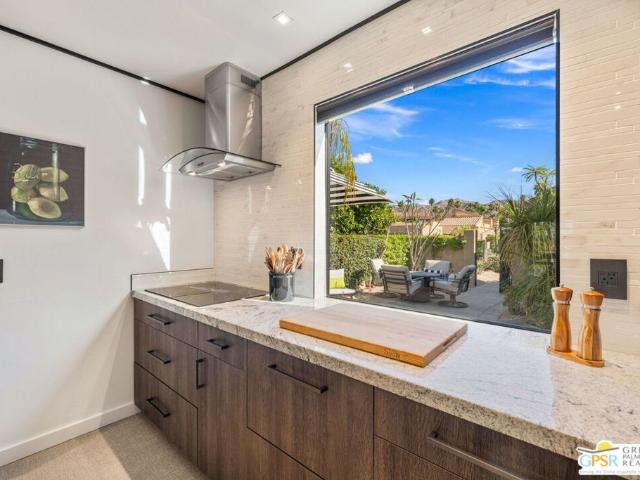 48646 Wolfberry Court
