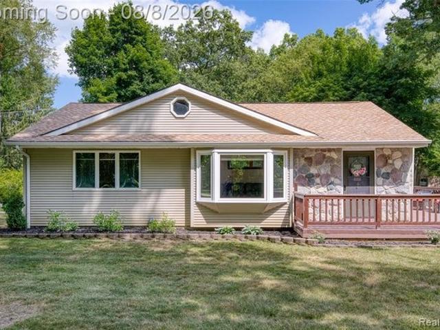 4864 Wylie Rd, Dexter Township, MI 48130
