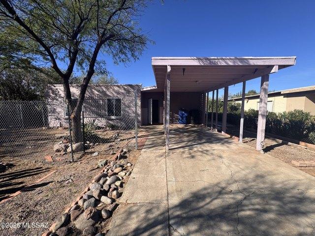 4864 W De La Canoa Dr, Amado, AZ 85645