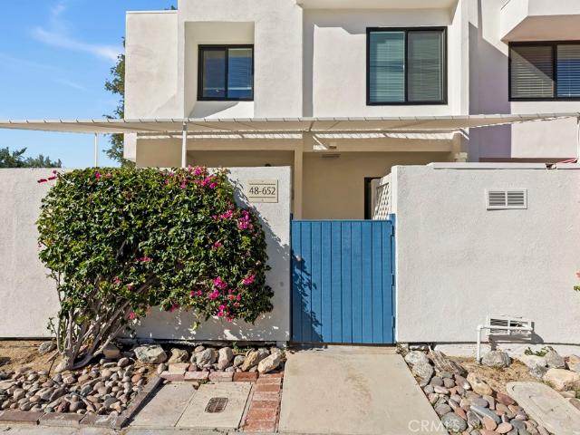 48652 Desert Flower Dr, Palm Desert, CA 92260 | MLS #CV26075 | Compass