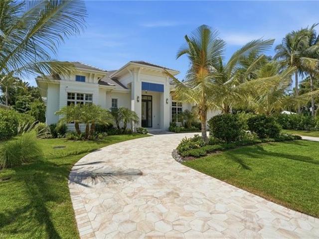 4865 Whispering Pine Way, Naples, FL 34103