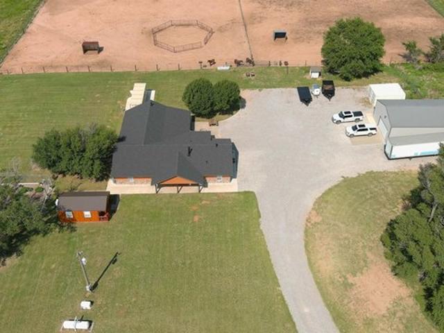 48667 S County Road 264, Ringwood, OK 73768