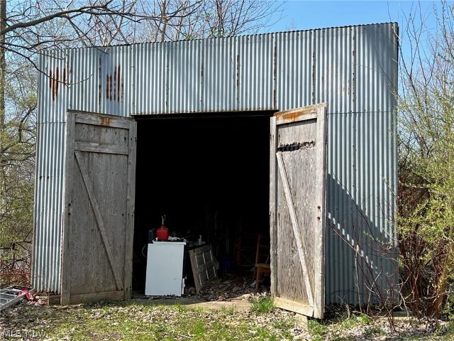 4867 N Ridge Road