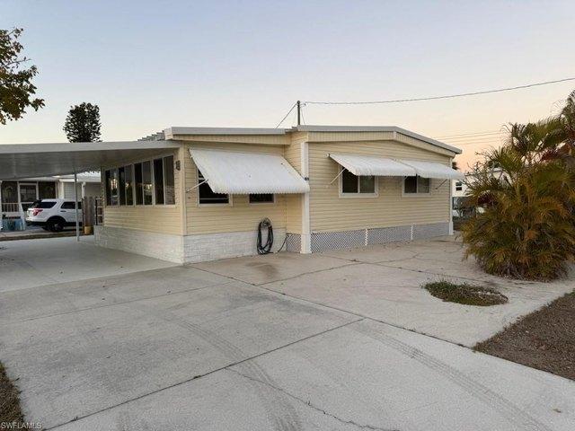4868 Flamingo Dr, Saint James City, FL 33956