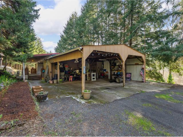 4868 umpqua highway 99