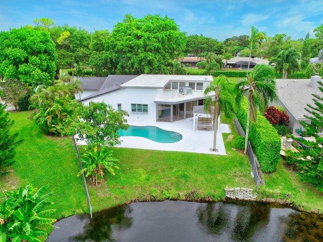 4869 Pineview Cir, Delray Beach, FL 33445