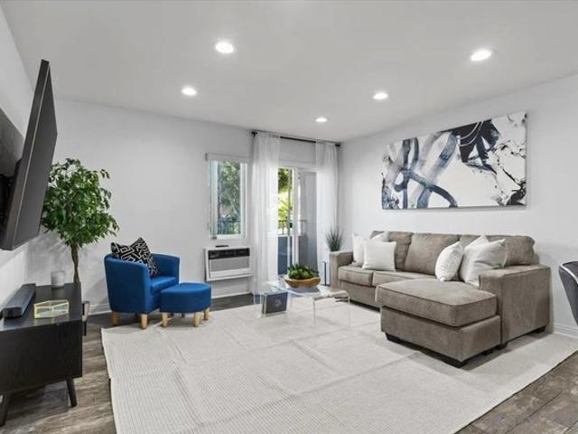 4860 Rolando Ct Unit 2, San Diego, CA 92115