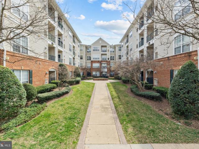 4862 Eisenhower Ave, Unit 264, Alexandria, VA 22304 | MLS #VAAX2055 | Compass