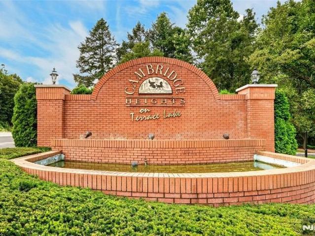 486 Cambridge Dr, Butler, NJ 07405