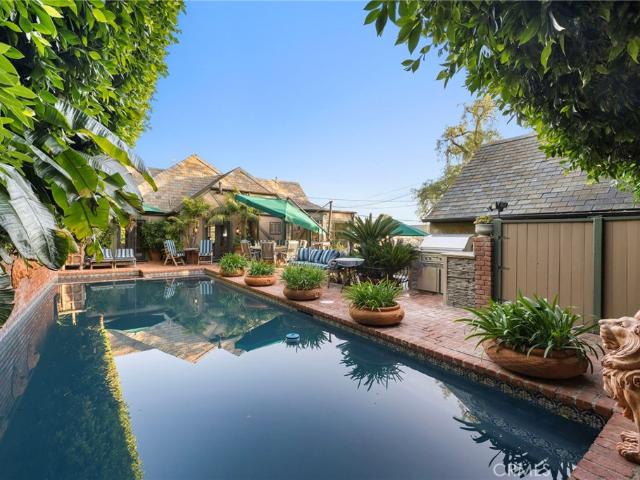 486 Holly St, Laguna Beach, CA 92651 | MLS #LG26044 | Compass