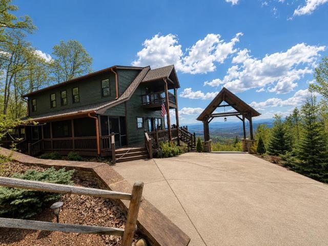 486 Henderson Lane