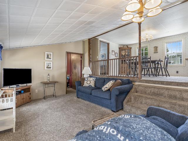 486 Maple Lane