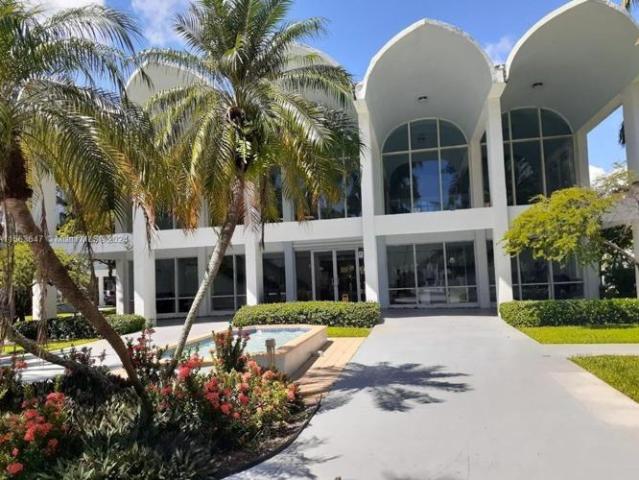 486 NW 165th Street Rd #103, Miami, FL 33169