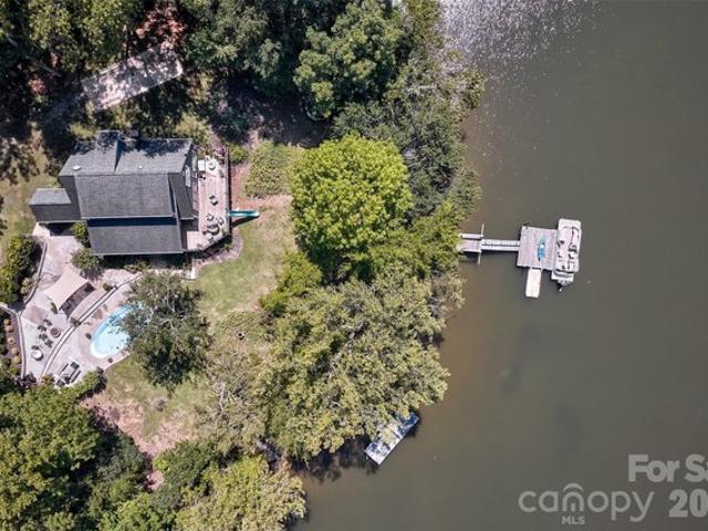 486 Willow Cove Rd, Lake Wylie, SC 29710