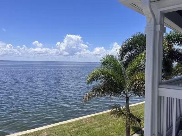 4874 Coquina Key Dr SE #C, Saint Petersburg, FL 33705 MLS U8.