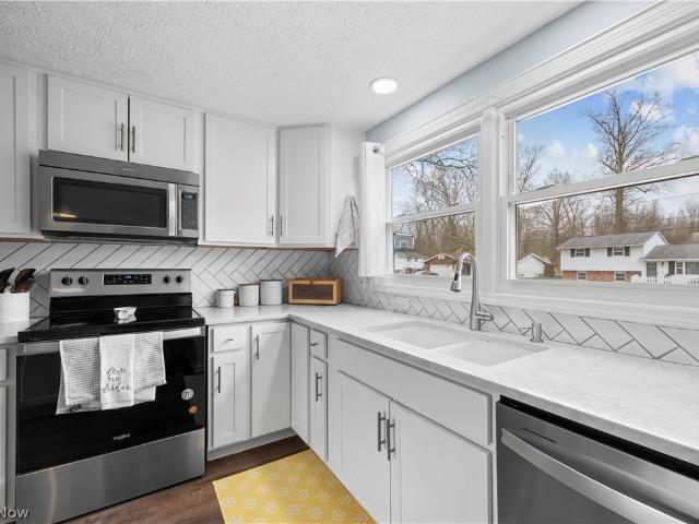 4874 Hollyview Drive