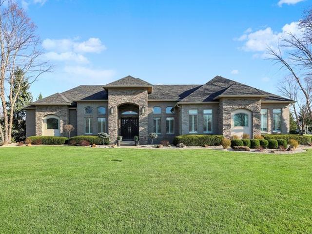 4874 Krestridge Ct W, Bargersville, IN 46106