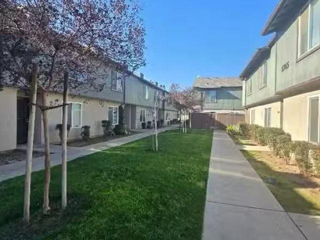 4875 E Mc Kinley Ave #109, Fresno, CA 93703