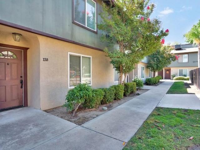 4875 E McKinley Ave Unit 133, Fresno, CA 93703