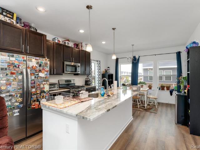 4875 Parkside Lane