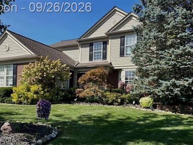 48760 Fifth Ave S, Canton, MI 48188