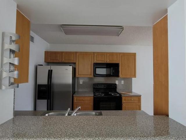 4876 97 Ct NW #352, Doral, FL 33178