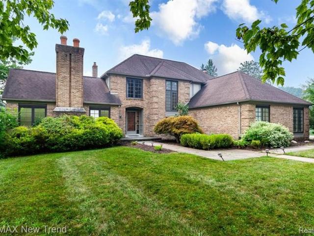 48775 Harvest Dr, Plymouth, MI 48170