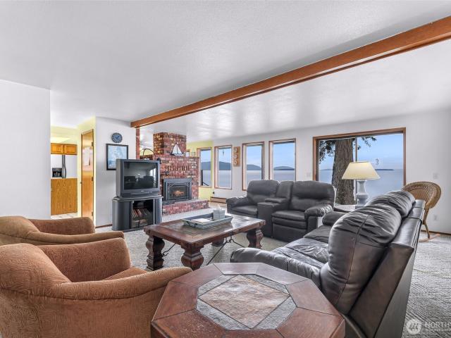 4877 Maple Lane