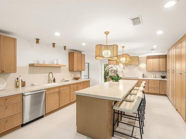 4877 Pineview Cir, Delray Beach, FL 33445