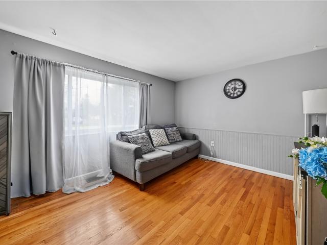 4878 Bear Road
