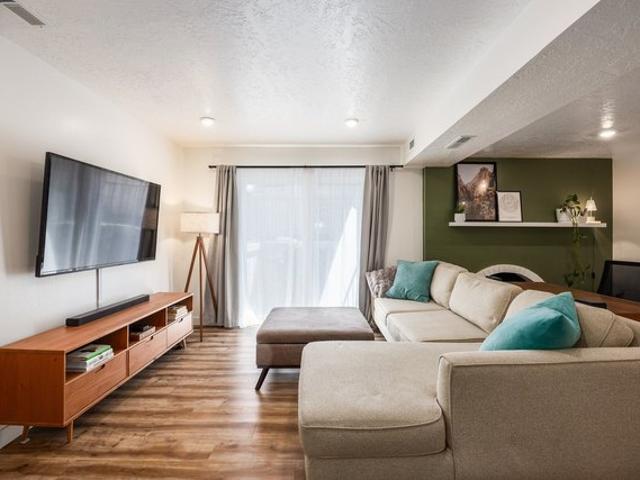4878 S Highland Cir E Unit 2, Holladay, UT 84117