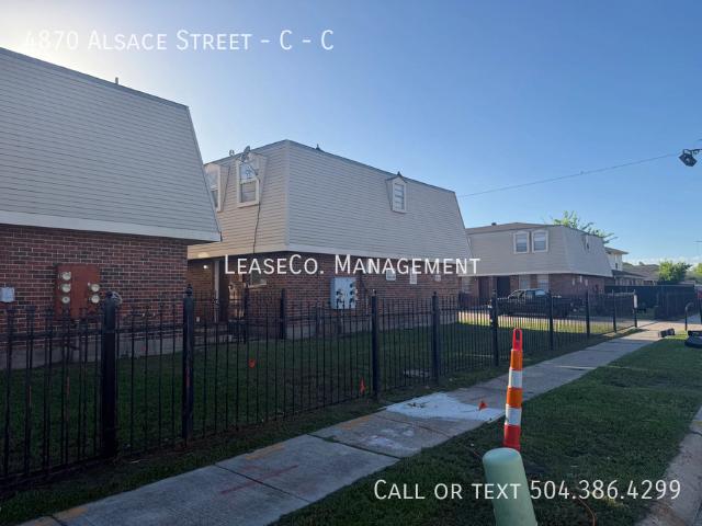 4870 Alsace Street C, 2 beds, 1 full bath