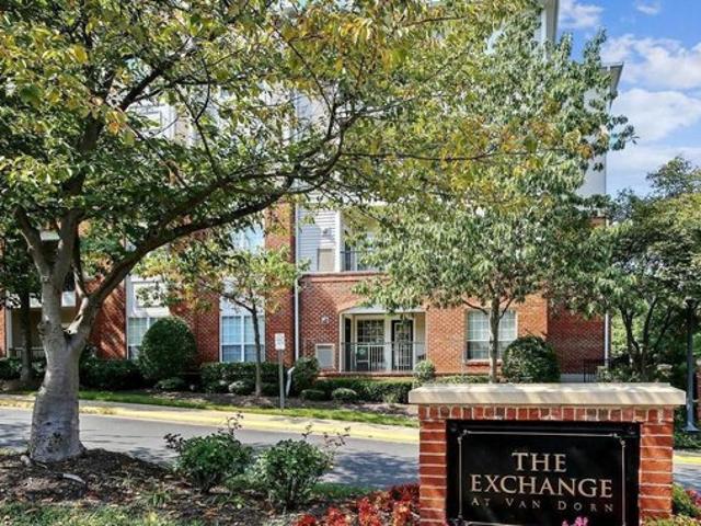 4870 Eisenhower Ave Unit 407, Alexandria, VA 22304