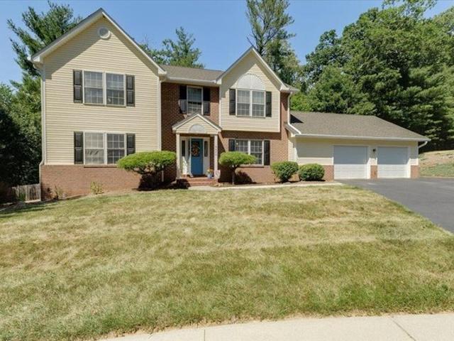 4870 Hickory Ridge Ct, Roanoke, VA 24018