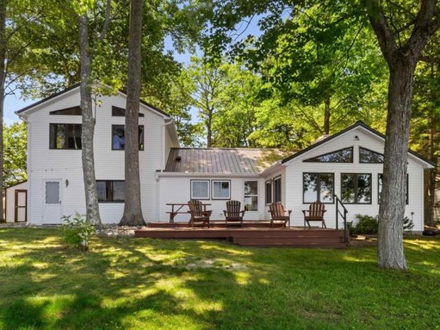 4871 Lakeview Dr, Interlochen, MI 49643