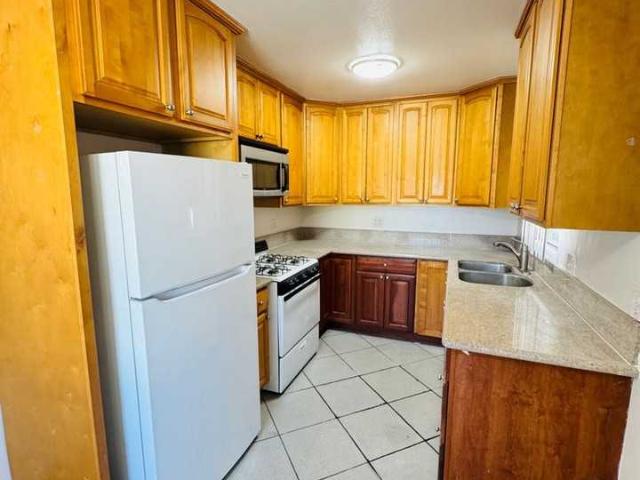 487 19419 VICTORY Studio Apartment for Rent at 19419 Victory Blvd, Los Angeles, CA 91335 Reseda